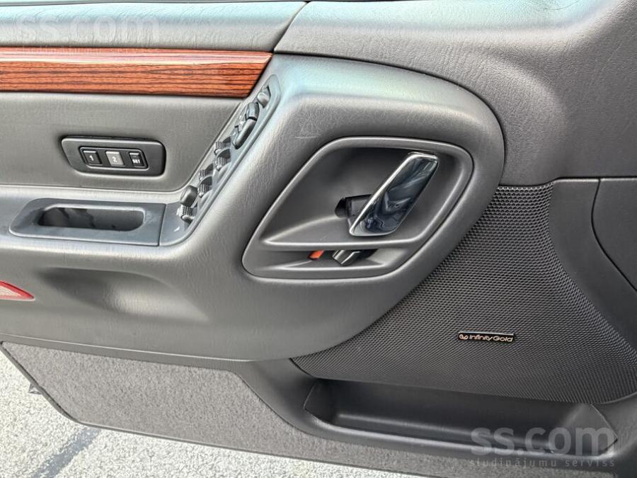 Violets Jeep Grand Cherokee 2000 Rīga, ar dzinēja tilpumu 3.10 L un nobraukumu 0 tūkst. km par 9900 €, foto 21 vietnē AUTOMOTO.COM.LV