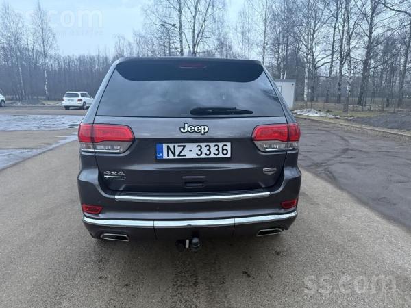 Джип Гранд Чероки 2014 в Рига на AUTOMOTO.COM.LV Фиолетовый Джип Гранд Чероки 2014 в Рига, объемом двигателя 3.00 л и пробегом 212 тыс. км за 14500 €, фото 7 на AUTOMOTO.COM.LV