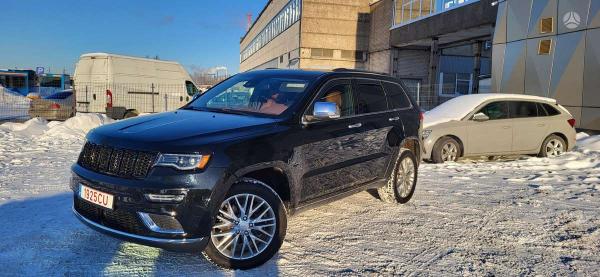 Violet Jeep Grand Cherokee 2019 in Kretinga, with an engine capacity of 5.70 L and mileage of 154 thousand km for 22200 €, photo 1 on AUTOMOTO.COM.LV