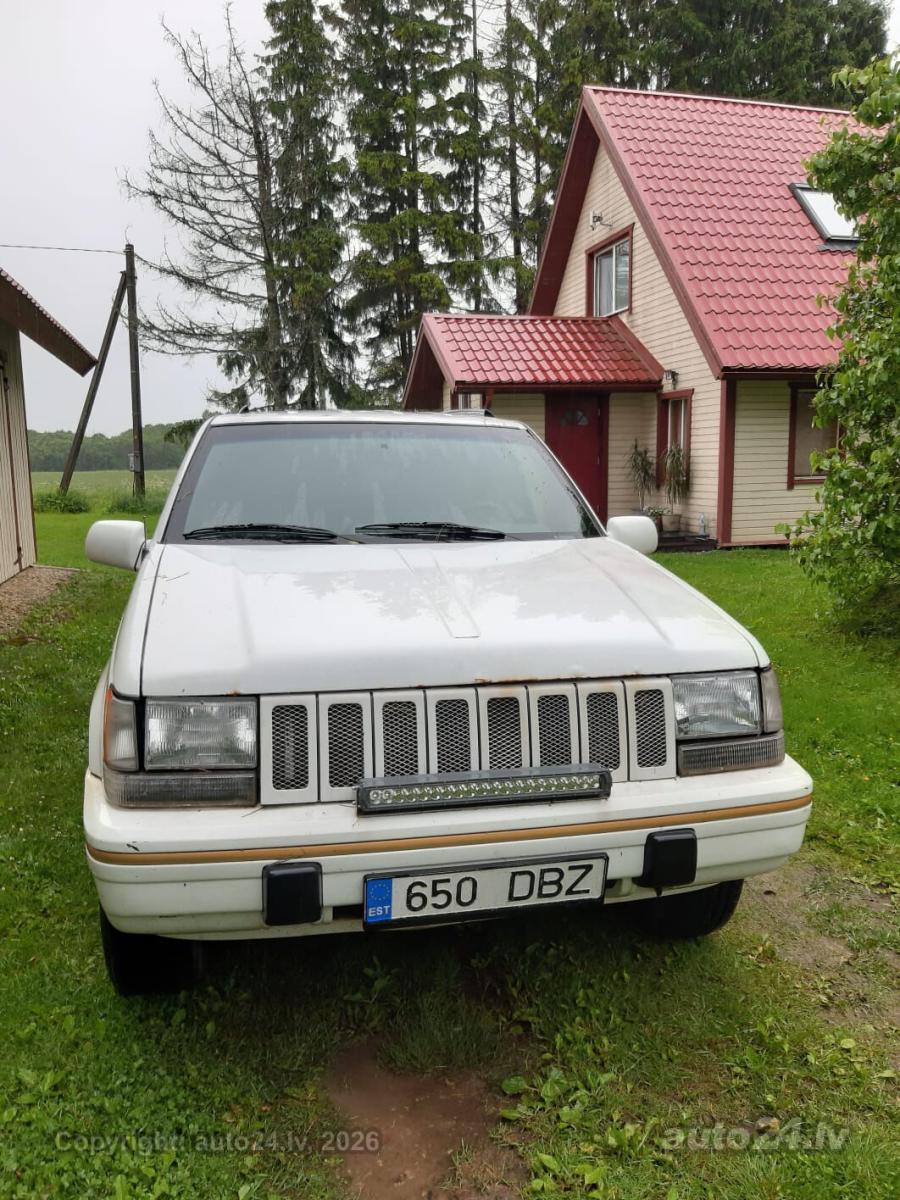 Balts Jeep Grand Cherokee 1994 Tallina, ar dzinēja tilpumu 5.20 L un nobraukumu 312 tūkst. km par 3400 €, foto 3 vietnē AUTOMOTO.COM.LV