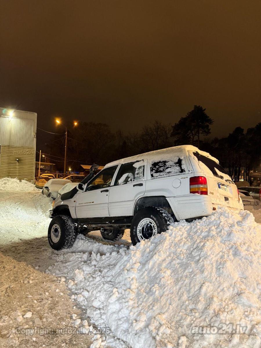 Белый Джип Гранд Чероки 1996 в Таллин, объемом двигателя 5.20 л и пробегом 0 тыс. км за 3500 €, фото 2 на AUTOMOTO.COM.LV