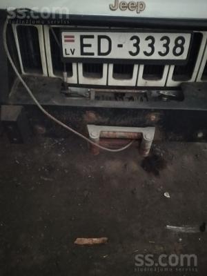 Balts Jeep Grand Cherokee 1997 Rīga, ar dzinēja tilpumu 4.00 L un nobraukumu 158 tūkst. km par 8700 €, foto 3 vietnē AUTOMOTO.COM.LV