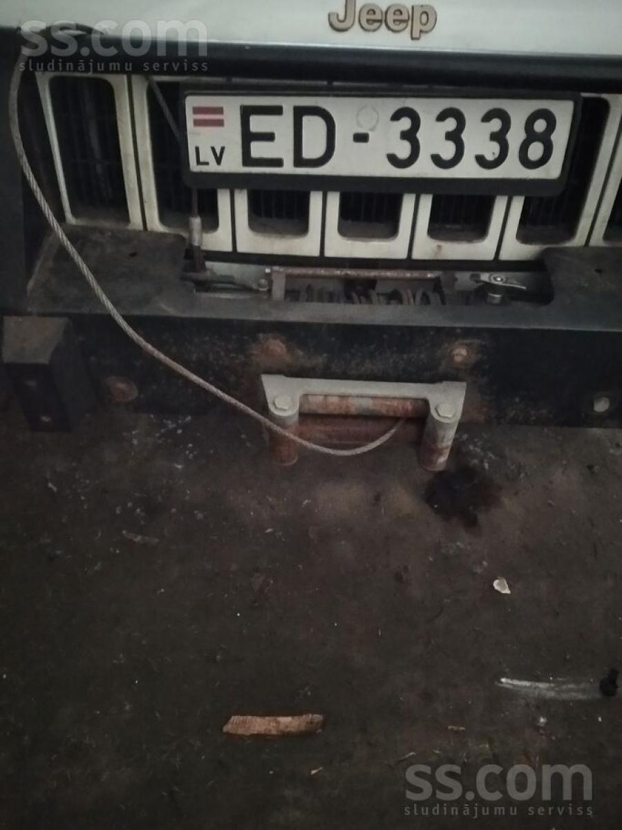 Balts Jeep Grand Cherokee 1997 Rīga, ar dzinēja tilpumu 4.00 L un nobraukumu 158 tūkst. km par 8700 €, foto 3 vietnē AUTOMOTO.COM.LV