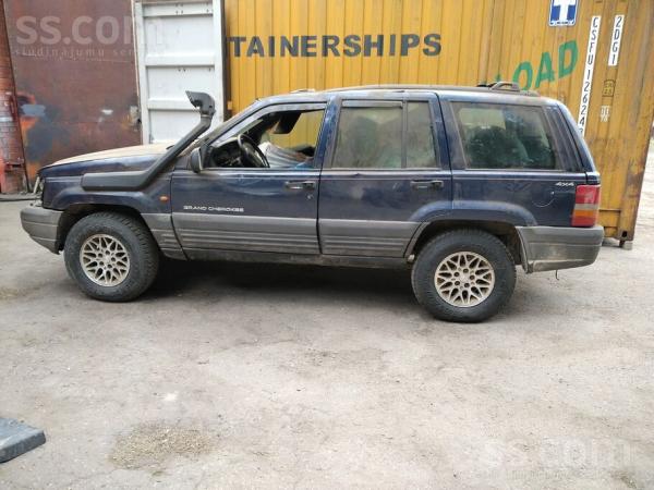 Balts Jeep Grand Cherokee 1997 Rīga, ar dzinēja tilpumu 4.00 L un nobraukumu 158 tūkst. km par 8700 €, foto 4 vietnē AUTOMOTO.COM.LV