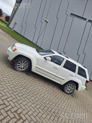 Balts Jeep Grand Cherokee 2007 Valmiera, ar dzinēja tilpumu 3.00 L un nobraukumu 414 tūkst. km par 3950 €, foto  vietnē AUTOMOTO.COM.LV