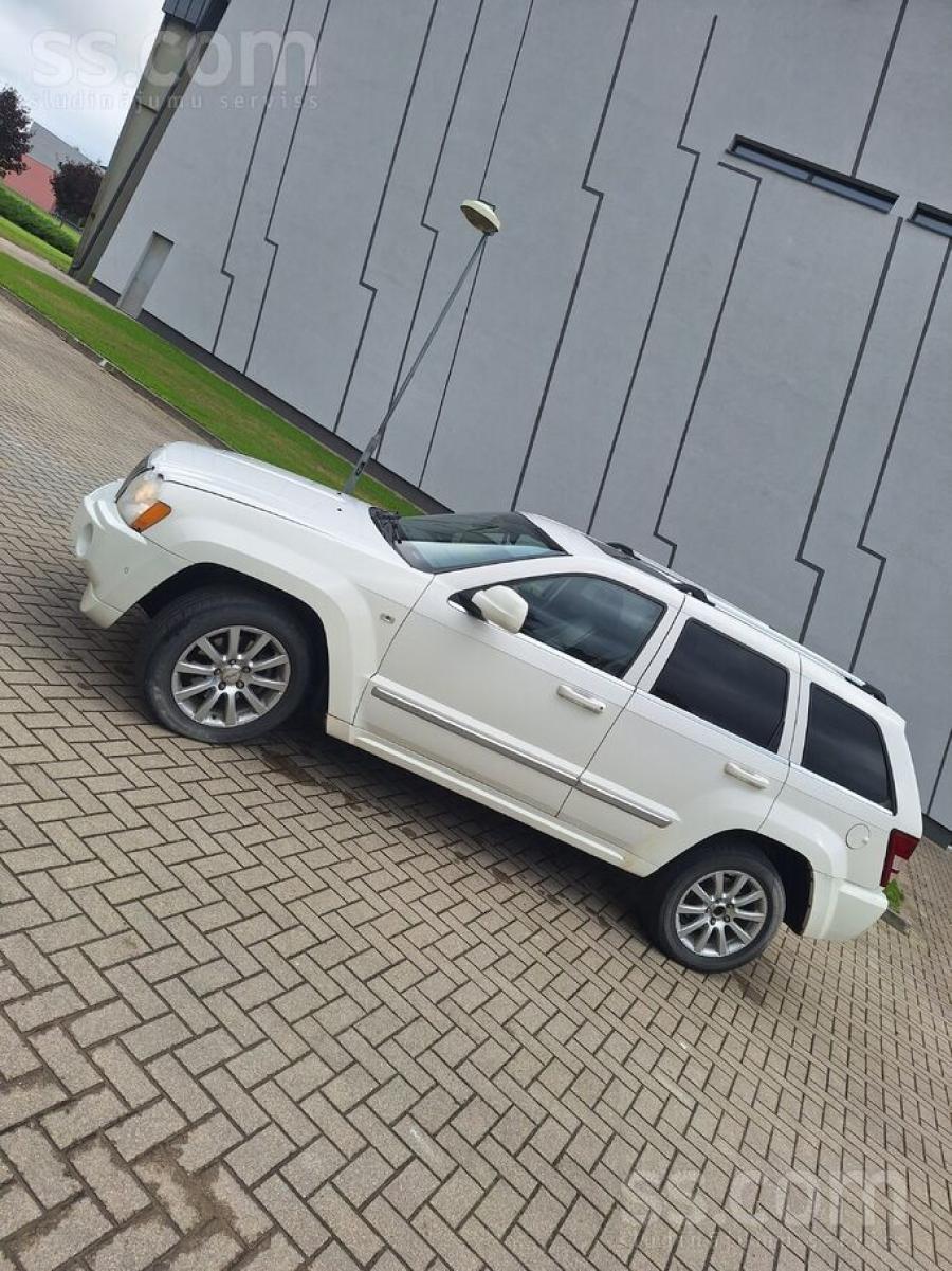 Balts Jeep Grand Cherokee 2007 Valmiera, ar dzinēja tilpumu 3.00 L un nobraukumu 414 tūkst. km par 3950 €, foto 1 vietnē AUTOMOTO.COM.LV