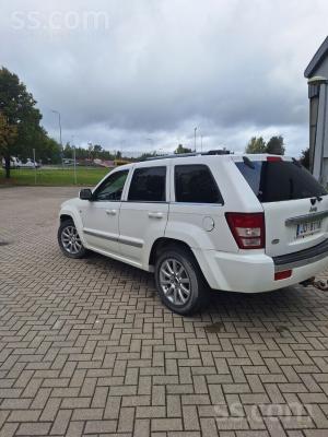 Balts Jeep Grand Cherokee 2007 Valmiera, ar dzinēja tilpumu 3.00 L un nobraukumu 414 tūkst. km par 3950 €, foto 3 vietnē AUTOMOTO.COM.LV