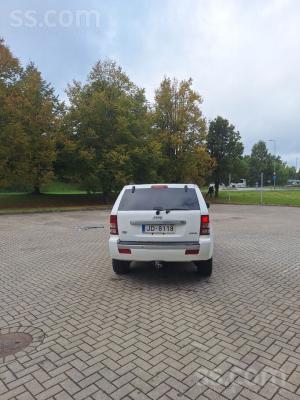 Balts Jeep Grand Cherokee 2007 Valmiera, ar dzinēja tilpumu 3.00 L un nobraukumu 414 tūkst. km par 3950 €, foto 4 vietnē AUTOMOTO.COM.LV