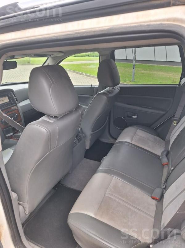 Jeep Grand Cherokee 2007 Valmiera vietnē Balts Jeep Grand Cherokee 2007 Valmiera, ar dzinēja tilpumu 3.00 L un nobraukumu 414 tūkst. km par 3950 €, foto 9 vietnē AUTOMOTO.COM.LV