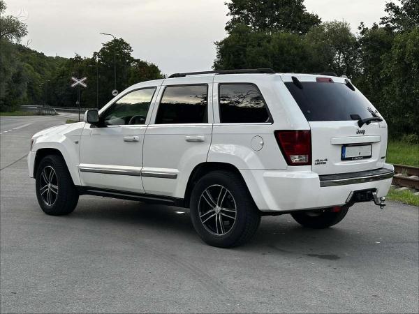 Balts Jeep Grand Cherokee 2008 Kauņa, ar dzinēja tilpumu 5.70 L un nobraukumu 392 tūkst. km par 7500 €, foto 4 vietnē AUTOMOTO.COM.LV
