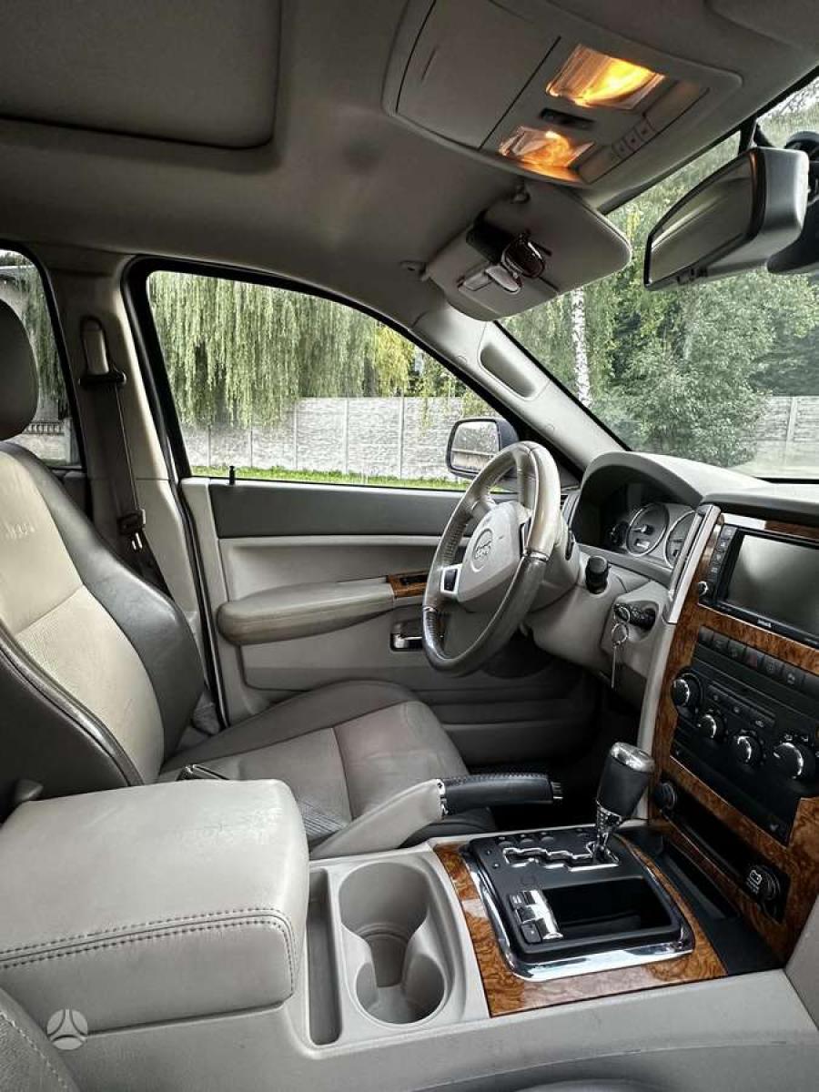 Balts Jeep Grand Cherokee 2008 Kauņa, ar dzinēja tilpumu 5.70 L un nobraukumu 392 tūkst. km par 7500 €, foto 14 vietnē AUTOMOTO.COM.LV