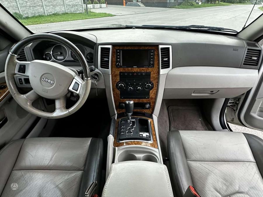 Balts Jeep Grand Cherokee 2008 Kauņa, ar dzinēja tilpumu 5.70 L un nobraukumu 392 tūkst. km par 7500 €, foto 19 vietnē AUTOMOTO.COM.LV