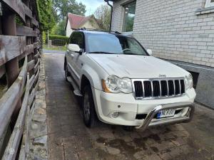 Balts Jeep Grand Cherokee 2008 Viļņa, ar dzinēja tilpumu 5.65 L un nobraukumu 304 tūkst. km par 7500 €, foto 3 vietnē AUTOMOTO.COM.LV