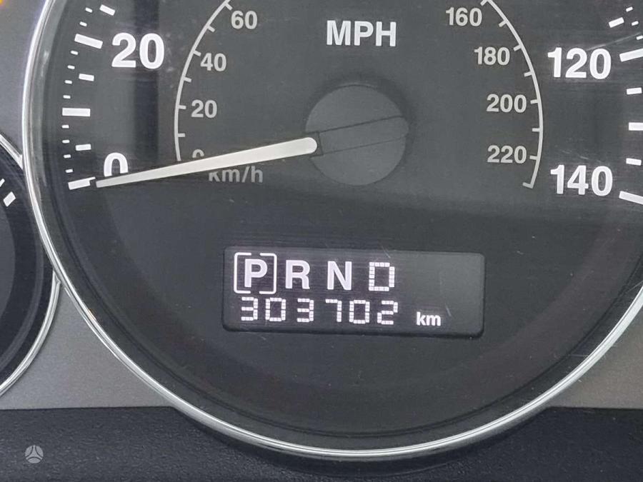 Balts Jeep Grand Cherokee 2008 Viļņa, ar dzinēja tilpumu 5.65 L un nobraukumu 304 tūkst. km par 7500 €, foto 12 vietnē AUTOMOTO.COM.LV