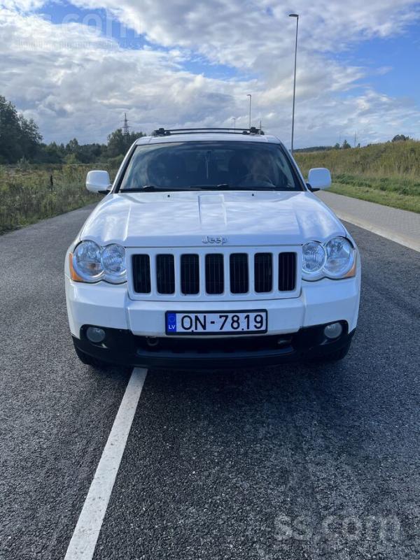 Balts Jeep Grand Cherokee 2009 Rēzekne, ar dzinēja tilpumu 3.00 L un nobraukumu 307 tūkst. km par 6500 €, foto 1 vietnē AUTOMOTO.COM.LV
