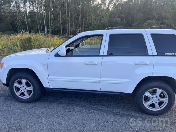 Balts Jeep Grand Cherokee 2009 Rēzekne, ar dzinēja tilpumu 3.00 L un nobraukumu 307 tūkst. km par 6500 €, foto 4 vietnē AUTOMOTO.COM.LV