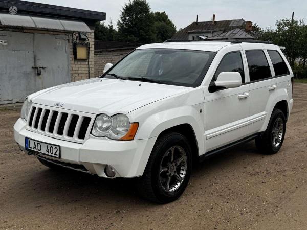 Balts Jeep Grand Cherokee 2010 Ukmergė, ar dzinēja tilpumu 2.99 L un nobraukumu 320 tūkst. km par 2800 €, foto 2 vietnē AUTOMOTO.COM.LV