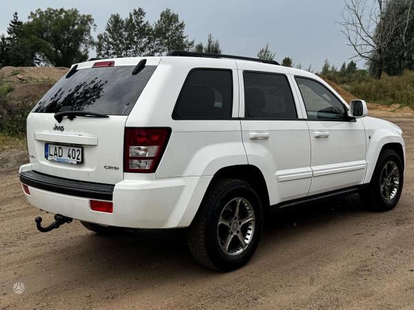 Balts Jeep Grand Cherokee 2010 Ukmergė, ar dzinēja tilpumu 2.99 L un nobraukumu 320 tūkst. km par 2800 €, foto 3 vietnē AUTOMOTO.COM.LV