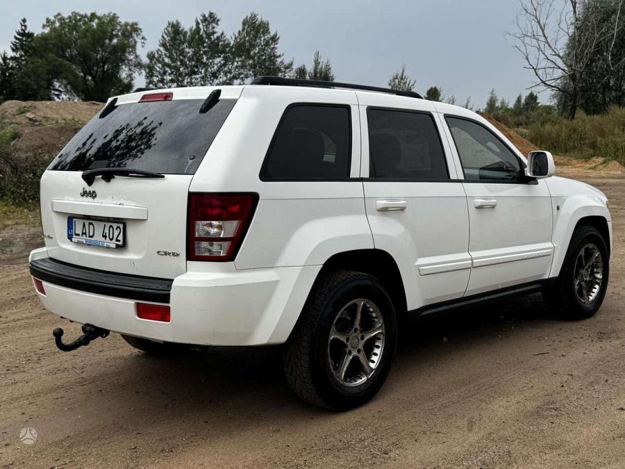 Balts Jeep Grand Cherokee 2010 Ukmergė, ar dzinēja tilpumu 2.99 L un nobraukumu 320 tūkst. km par 2800 €, foto 4 vietnē AUTOMOTO.COM.LV