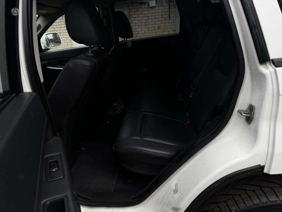 Balts Jeep Grand Cherokee 2010 Ukmergė, ar dzinēja tilpumu 2.99 L un nobraukumu 320 tūkst. km par 2800 €, foto 6 vietnē AUTOMOTO.COM.LV