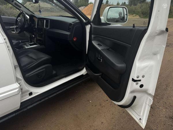 Balts Jeep Grand Cherokee 2010 Ukmergė, ar dzinēja tilpumu 2.99 L un nobraukumu 320 tūkst. km par 2800 €, foto 8 vietnē AUTOMOTO.COM.LV
