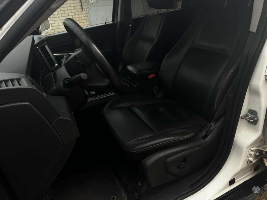 Balts Jeep Grand Cherokee 2010 Ukmergė, ar dzinēja tilpumu 2.99 L un nobraukumu 320 tūkst. km par 2800 €, foto 10 vietnē AUTOMOTO.COM.LV
