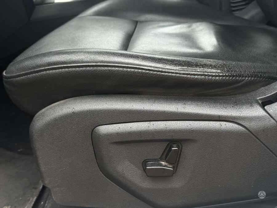 Balts Jeep Grand Cherokee 2010 Ukmergė, ar dzinēja tilpumu 2.99 L un nobraukumu 320 tūkst. km par 2800 €, foto 13 vietnē AUTOMOTO.COM.LV