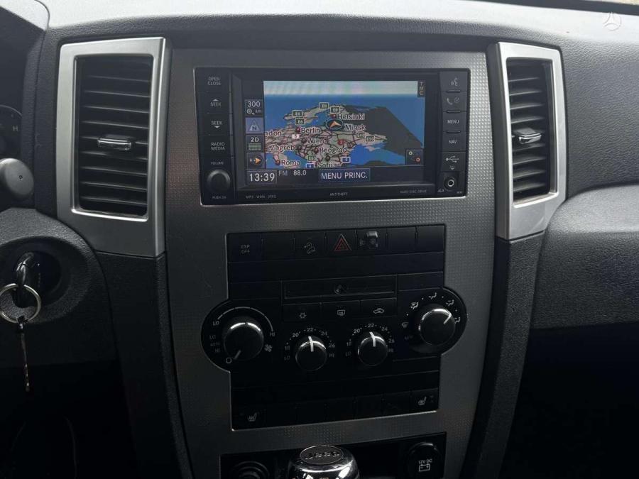 Balts Jeep Grand Cherokee 2010 Ukmergė, ar dzinēja tilpumu 2.99 L un nobraukumu 320 tūkst. km par 2800 €, foto 15 vietnē AUTOMOTO.COM.LV