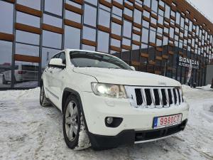 White Jeep Grand Cherokee 2011 in Kaunas, with an engine capacity of 2.99 L and mileage of 265 thousand km for 5650 €, photo 2 on AUTOMOTO.COM.LV