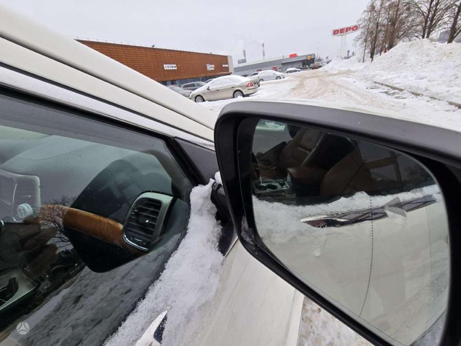 White Jeep Grand Cherokee 2011 in Kaunas, with an engine capacity of 2.99 L and mileage of 265 thousand km for 5650 €, photo 10 on AUTOMOTO.COM.LV