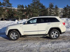 White Jeep Grand Cherokee 2011 in Tallinn, with an engine capacity of 3.00 L and mileage of 253 thousand km for 7000 €, photo 2 on AUTOMOTO.COM.LV