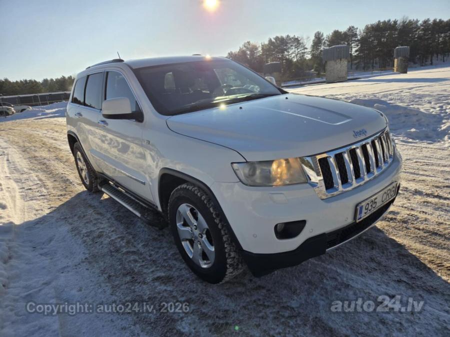 White Jeep Grand Cherokee 2011 in Tallinn, with an engine capacity of 3.00 L and mileage of 253 thousand km for 7000 €, photo 7 on AUTOMOTO.COM.LV