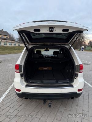 White Jeep Grand Cherokee 2011 in Tallinn, with an engine capacity of 3.00 L and mileage of 330 thousand km for 8900 €, photo 7 on AUTOMOTO.COM.LV