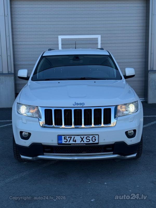 White Jeep Grand Cherokee 2011 in Tartu, with an engine capacity of 3.00 L and mileage of 310 thousand km for 7500 €, photo 2 on AUTOMOTO.COM.LV