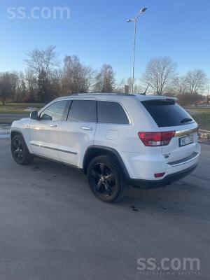 Balts Jeep Grand Cherokee 2011 Rīga, ar dzinēja tilpumu 3.00 L un nobraukumu 256 tūkst. km par 8950 €, foto 4 vietnē AUTOMOTO.COM.LV