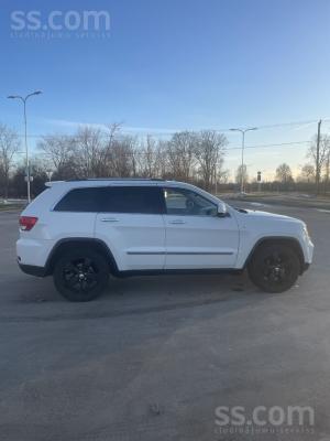Balts Jeep Grand Cherokee 2011 Rīga, ar dzinēja tilpumu 3.00 L un nobraukumu 256 tūkst. km par 8950 €, foto 6 vietnē AUTOMOTO.COM.LV