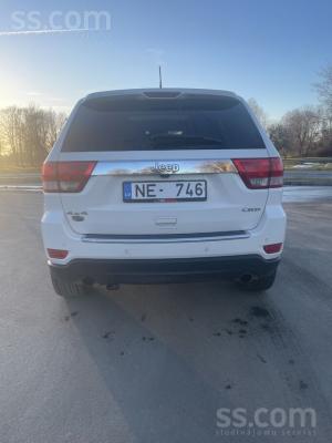 Balts Jeep Grand Cherokee 2011 Rīga, ar dzinēja tilpumu 3.00 L un nobraukumu 256 tūkst. km par 8950 €, foto 7 vietnē AUTOMOTO.COM.LV