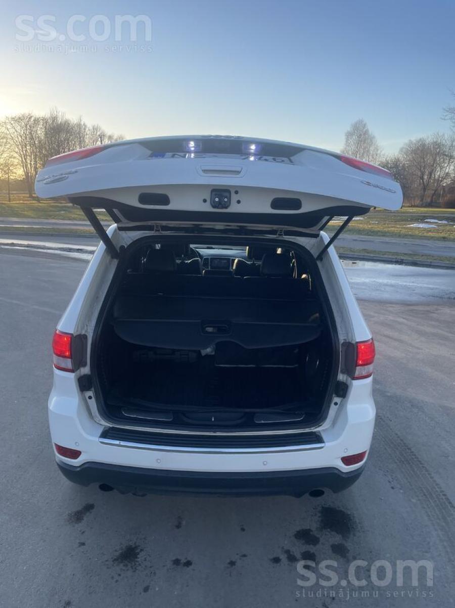 Balts Jeep Grand Cherokee 2011 Rīga, ar dzinēja tilpumu 3.00 L un nobraukumu 256 tūkst. km par 8950 €, foto 12 vietnē AUTOMOTO.COM.LV