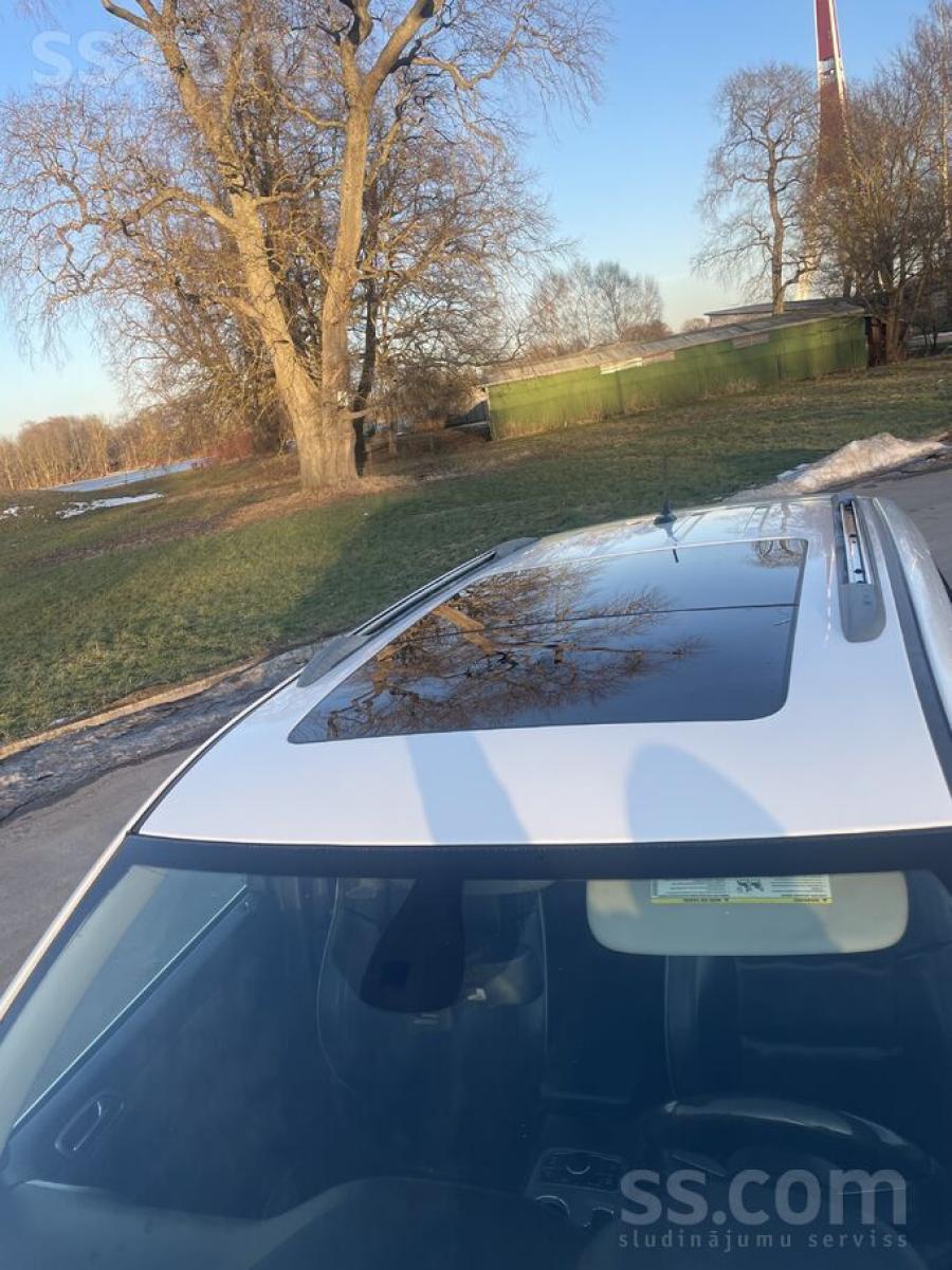 Balts Jeep Grand Cherokee 2011 Rīga, ar dzinēja tilpumu 3.00 L un nobraukumu 256 tūkst. km par 8950 €, foto 13 vietnē AUTOMOTO.COM.LV