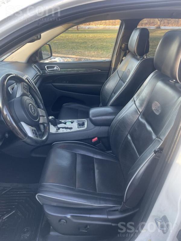 Balts Jeep Grand Cherokee 2011 Rīga, ar dzinēja tilpumu 3.00 L un nobraukumu 256 tūkst. km par 8500 €, foto 7 vietnē AUTOMOTO.COM.LV