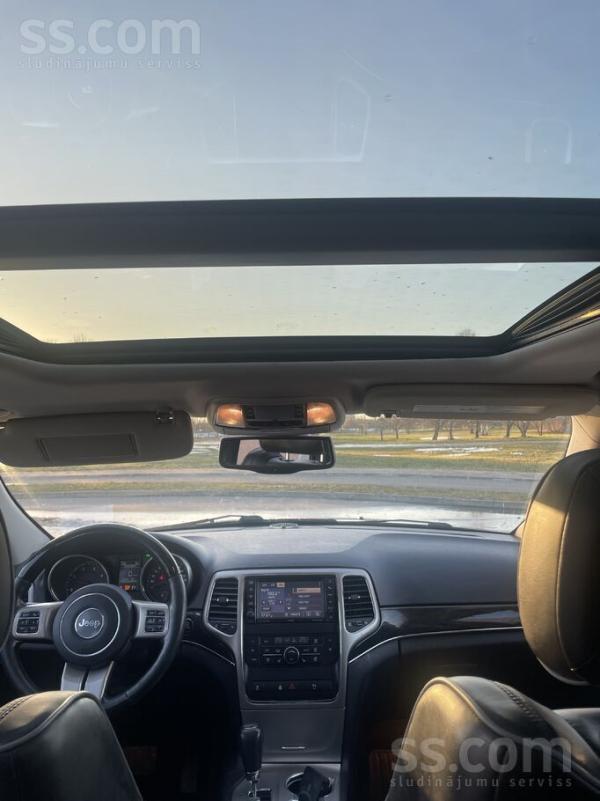 Balts Jeep Grand Cherokee 2011 Rīga, ar dzinēja tilpumu 3.00 L un nobraukumu 256 tūkst. km par 8500 €, foto 10 vietnē AUTOMOTO.COM.LV