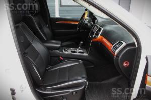 White Jeep Grand Cherokee 2011 in Riga, with an engine capacity of 5.70 L and mileage of 0 thousand km for 11990 €, photo 25 on AUTOMOTO.COM.LV