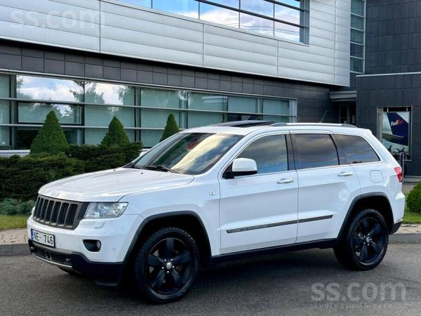 Balts Jeep Grand Cherokee 2011 Rīga, ar dzinēja tilpumu 3.00 L un nobraukumu 259 tūkst. km par 6750 €, foto 3 vietnē AUTOMOTO.COM.LV