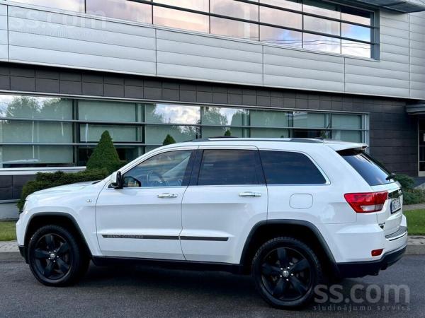Balts Jeep Grand Cherokee 2011 Rīga, ar dzinēja tilpumu 3.00 L un nobraukumu 259 tūkst. km par 6750 €, foto 5 vietnē AUTOMOTO.COM.LV