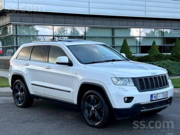 Balts Jeep Grand Cherokee 2011 Rīga, ar dzinēja tilpumu 3.00 L un nobraukumu 259 tūkst. km par 6750 €, foto 8 vietnē AUTOMOTO.COM.LV