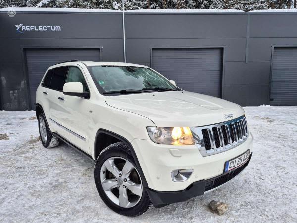 Balts Jeep Grand Cherokee 2012 Utena, ar dzinēja tilpumu 2.99 L un nobraukumu 200 tūkst. km par 8990 €, foto 2 vietnē AUTOMOTO.COM.LV