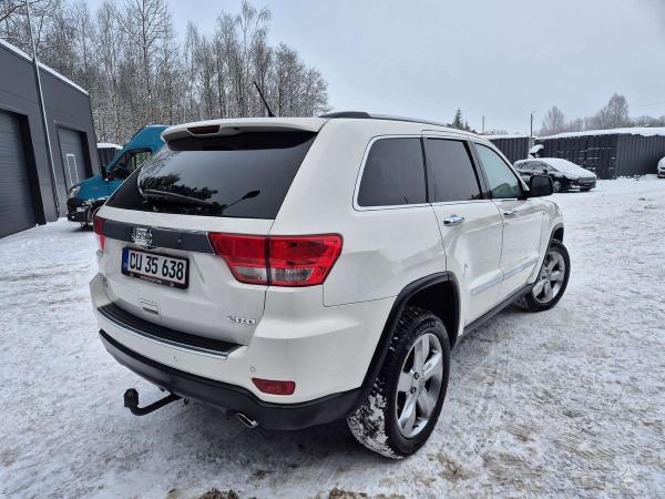 Balts Jeep Grand Cherokee 2012 Utena, ar dzinēja tilpumu 2.99 L un nobraukumu 200 tūkst. km par 8990 €, foto 3 vietnē AUTOMOTO.COM.LV