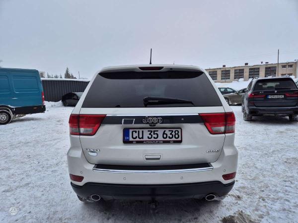 Balts Jeep Grand Cherokee 2012 Utena, ar dzinēja tilpumu 2.99 L un nobraukumu 200 tūkst. km par 8990 €, foto 8 vietnē AUTOMOTO.COM.LV