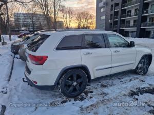 White Jeep Grand Cherokee 2012 in Tallinn, with an engine capacity of 3.00 L and mileage of 259 thousand km for 9000 €, photo  on AUTOMOTO.COM.LV