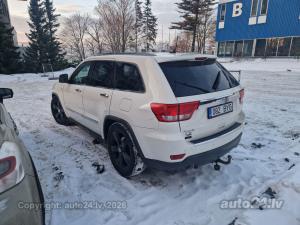 Balts Jeep Grand Cherokee 2012 Tallina, ar dzinēja tilpumu 3.00 L un nobraukumu 259 tūkst. km par 9000 €, foto 4 vietnē AUTOMOTO.COM.LV